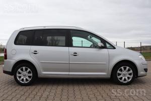 Volkswagen Touran 2007 Rīga, ar dzinēja tilpumu 2.00 L un nobraukumu 259 tūkst. km par 3750 €, foto 7 vietnē AUTOMOTO.COM.LV