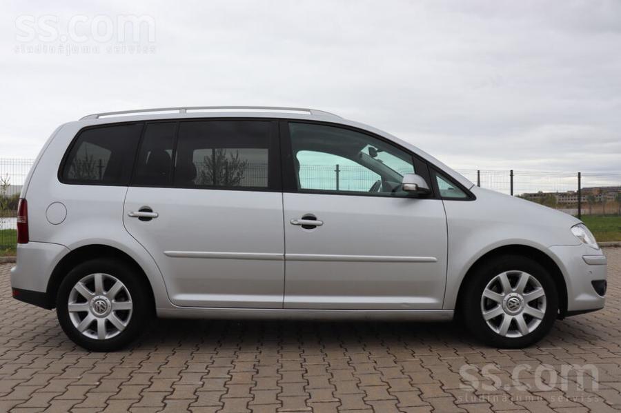 Volkswagen Touran 2007 Rīga, ar dzinēja tilpumu 2.00 L un nobraukumu 259 tūkst. km par 3750 €, foto 7 vietnē AUTOMOTO.COM.LV