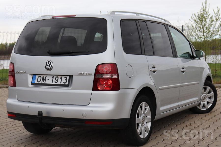 Volkswagen Touran 2007 Rīga, ar dzinēja tilpumu 2.00 L un nobraukumu 259 tūkst. km par 3750 €, foto 8 vietnē AUTOMOTO.COM.LV