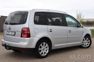 Volkswagen Touran 2007 Rīga, ar dzinēja tilpumu 2.00 L un nobraukumu 259 tūkst. km par 3750 €, foto 9 vietnē AUTOMOTO.COM.LV