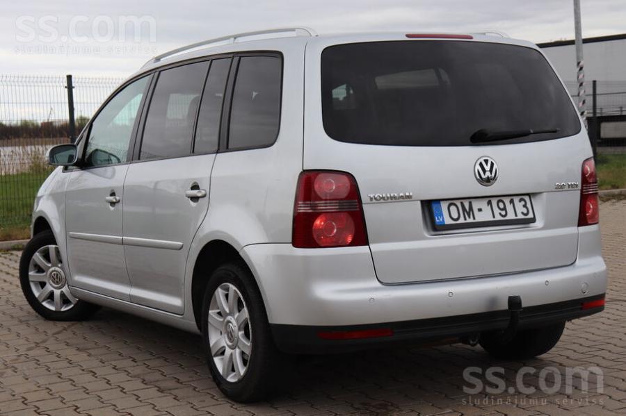 Volkswagen Touran 2007 Rīga, ar dzinēja tilpumu 2.00 L un nobraukumu 259 tūkst. km par 3750 €, foto 12 vietnē AUTOMOTO.COM.LV