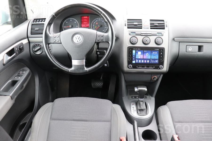 Volkswagen Touran 2007 Rīga, ar dzinēja tilpumu 2.00 L un nobraukumu 259 tūkst. km par 3750 €, foto 22 vietnē AUTOMOTO.COM.LV