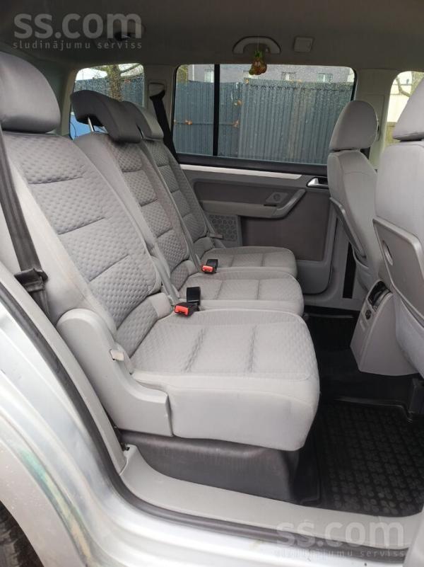 Volkswagen Touran 2007 Rīga, ar dzinēja tilpumu 2.00 L un nobraukumu 303 tūkst. km par 2690 €, foto 9 vietnē AUTOMOTO.COM.LV