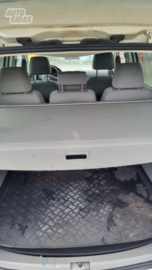 Volkswagen Touran 2007 in Kaunas, with an engine capacity of 1.90 L and mileage of 435 thousand km for 1000 €, photo 6 on AUTOMOTO.COM.LV