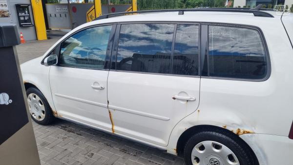 Volkswagen Touran 2007 Kauņa, ar dzinēja tilpumu 1.90 L un nobraukumu 435 tūkst. km par 900 €, foto 4 vietnē AUTOMOTO.COM.LV