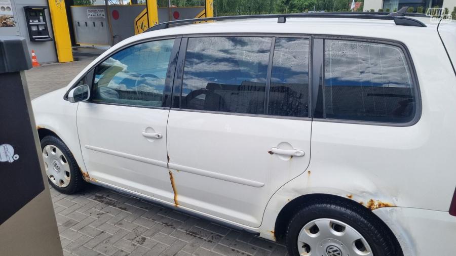 Volkswagen Touran 2007 Kauņa, ar dzinēja tilpumu 1.90 L un nobraukumu 435 tūkst. km par 900 €, foto 5 vietnē AUTOMOTO.COM.LV