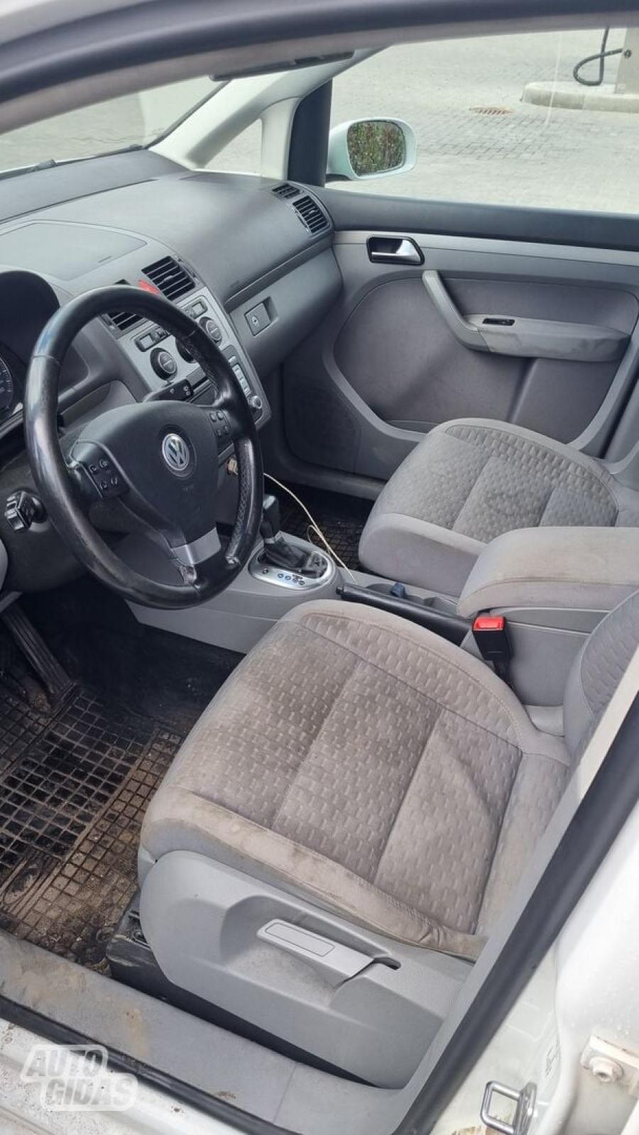 Volkswagen Touran 2007 Kauņa, ar dzinēja tilpumu 1.90 L un nobraukumu 435 tūkst. km par 900 €, foto 6 vietnē AUTOMOTO.COM.LV