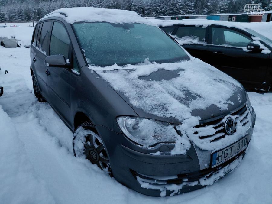 Volkswagen Touran 2007 Viļņa, ar dzinēja tilpumu 2.00 L un nobraukumu 461 tūkst. km par 850 €, foto 3 vietnē AUTOMOTO.COM.LV