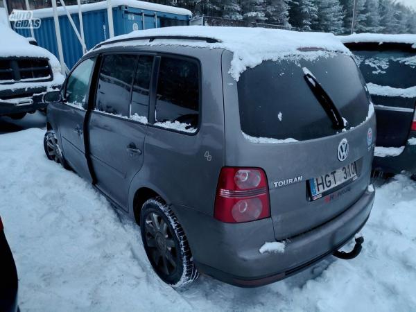 Volkswagen Touran 2007 in Vilnius, with an engine capacity of 2.00 L and mileage of 461 thousand km for 850 €, photo 3 on AUTOMOTO.COM.LV
