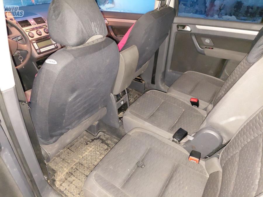 Volkswagen Touran 2007 Viļņa, ar dzinēja tilpumu 2.00 L un nobraukumu 461 tūkst. km par 850 €, foto 7 vietnē AUTOMOTO.COM.LV