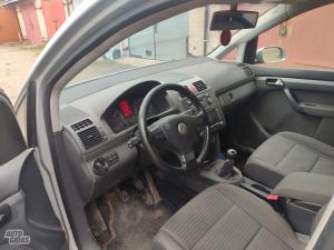 Volkswagen Touran 2007 in Ukmerge, with an engine capacity of 1.90 L and mileage of 400 thousand km for 650 €, photo 5 on AUTOMOTO.COM.LV