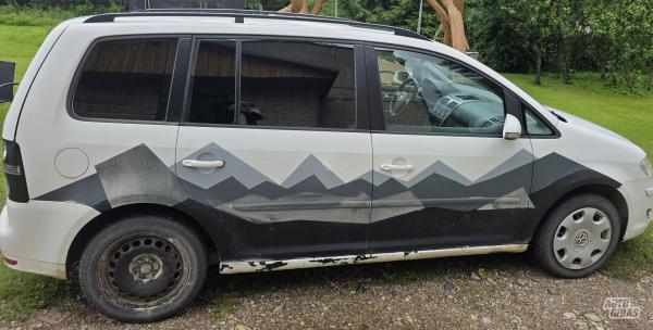 Volkswagen Touran 2007 Ukmergė, ar dzinēja tilpumu 1.90 L un nobraukumu 4 tūkst. km par 900 €, foto 2 vietnē AUTOMOTO.COM.LV
