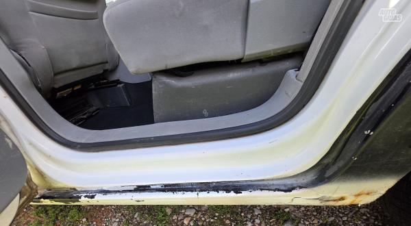 Volkswagen Touran 2007 Ukmergė, ar dzinēja tilpumu 1.90 L un nobraukumu 4 tūkst. km par 900 €, foto 6 vietnē AUTOMOTO.COM.LV