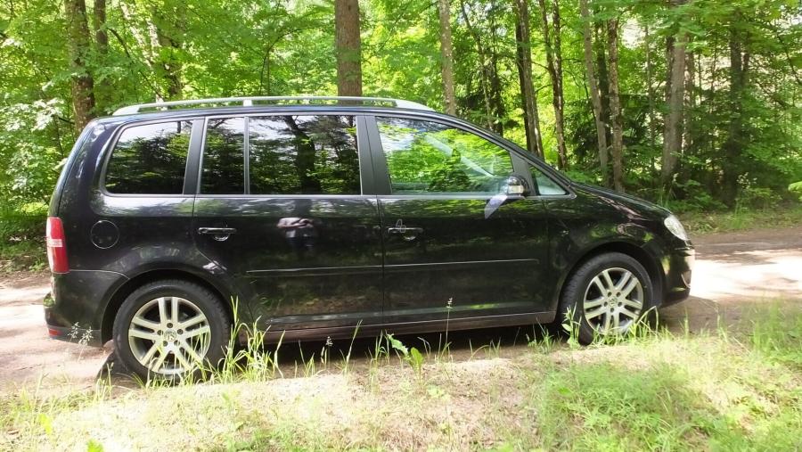 Volkswagen Touran 2007 Viļņa, ar dzinēja tilpumu 1.90 L un nobraukumu 269 tūkst. km par 3750 €, foto 3 vietnē AUTOMOTO.COM.LV