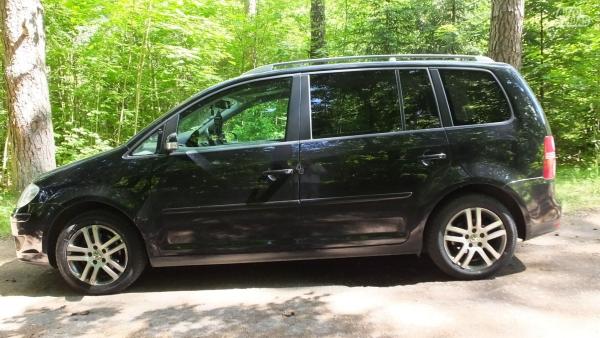 Volkswagen Touran 2007 in Vilnius, with an engine capacity of 1.90 L and mileage of 269 thousand km for 3750 €, photo 3 on AUTOMOTO.COM.LV