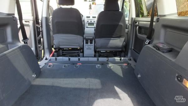 Volkswagen Touran 2007 in Vilnius, with an engine capacity of 1.90 L and mileage of 269 thousand km for 3750 €, photo 8 on AUTOMOTO.COM.LV