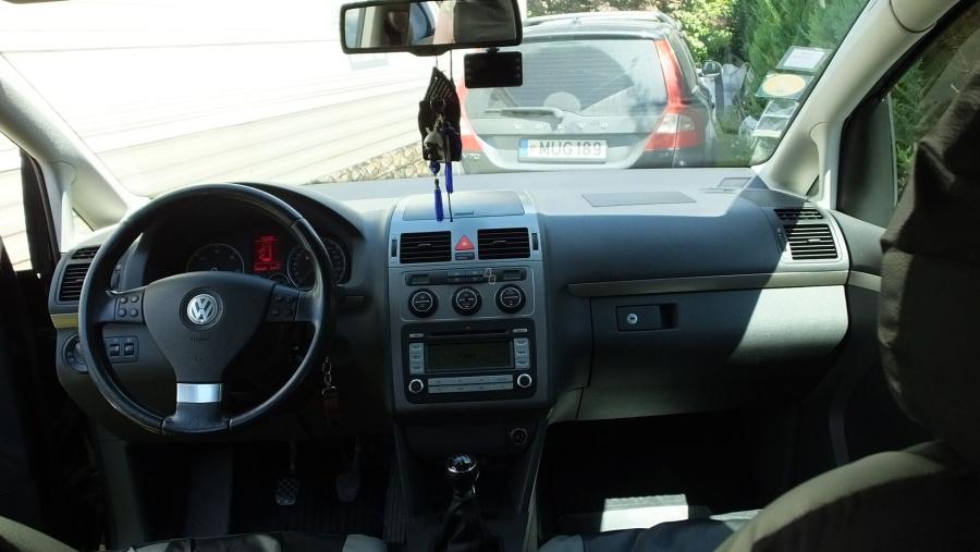 Volkswagen Touran 2007 Viļņa, ar dzinēja tilpumu 1.90 L un nobraukumu 269 tūkst. km par 3750 €, foto 15 vietnē AUTOMOTO.COM.LV