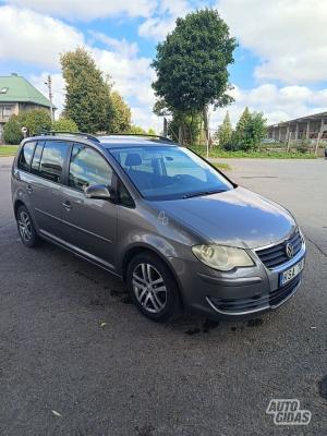 Volkswagen Touran 2007 Jonava, ar dzinēja tilpumu 1.40 L un nobraukumu 285 tūkst. km par 1450 €, foto 4 vietnē AUTOMOTO.COM.LV