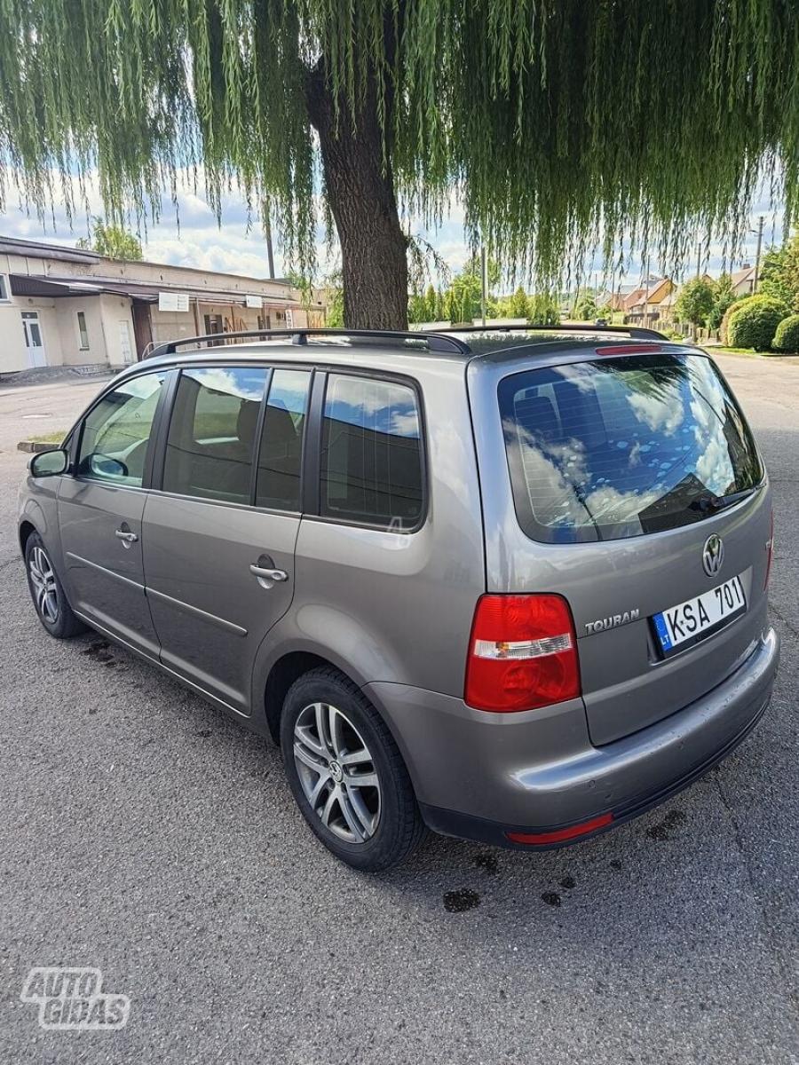 Volkswagen Touran 2007 Jonava, ar dzinēja tilpumu 1.40 L un nobraukumu 285 tūkst. km par 1450 €, foto 5 vietnē AUTOMOTO.COM.LV