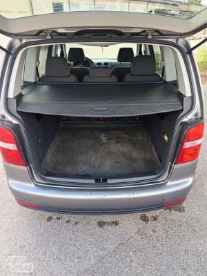 Volkswagen Touran 2007 Jonava, ar dzinēja tilpumu 1.40 L un nobraukumu 285 tūkst. km par 1450 €, foto 8 vietnē AUTOMOTO.COM.LV
