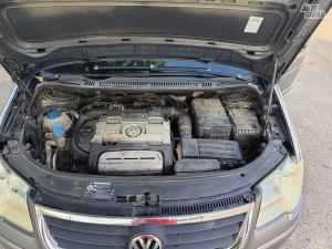 Volkswagen Touran 2007 Jonava, ar dzinēja tilpumu 1.40 L un nobraukumu 285 tūkst. km par 1450 €, foto 9 vietnē AUTOMOTO.COM.LV