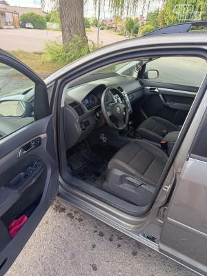Volkswagen Touran 2007 Jonava, ar dzinēja tilpumu 1.40 L un nobraukumu 285 tūkst. km par 1450 €, foto 10 vietnē AUTOMOTO.COM.LV