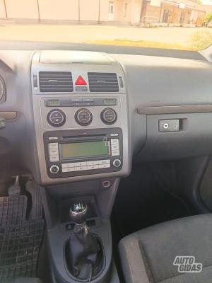 Volkswagen Touran 2007 Jonava, ar dzinēja tilpumu 1.40 L un nobraukumu 285 tūkst. km par 1450 €, foto 17 vietnē AUTOMOTO.COM.LV