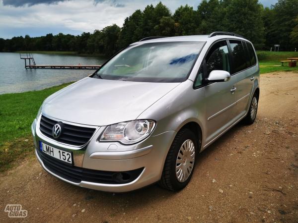 Volkswagen Touran 2007 in Visaginas, with an engine capacity of 1.90 L and mileage of 265 thousand km for 1300 €, photo 1 on AUTOMOTO.COM.LV