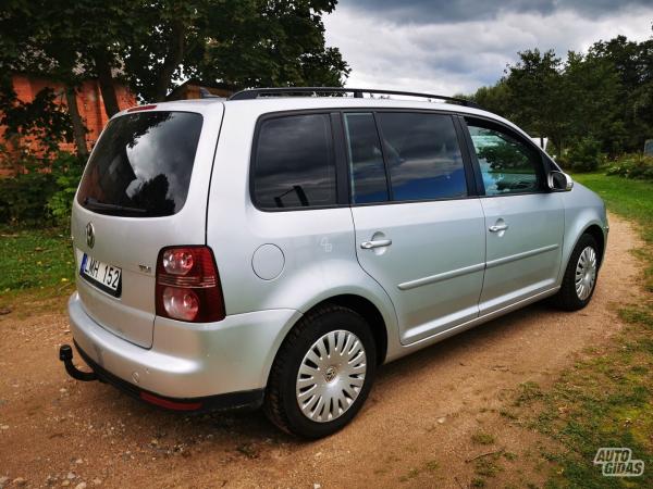 Volkswagen Touran 2007 in Visaginas, with an engine capacity of 1.90 L and mileage of 265 thousand km for 1300 €, photo 4 on AUTOMOTO.COM.LV
