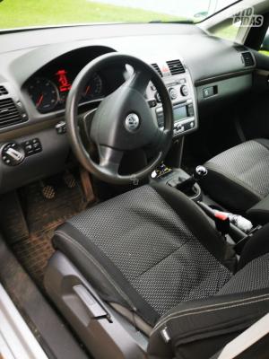 Volkswagen Touran 2007 Visaginas, ar dzinēja tilpumu 1.90 L un nobraukumu 265 tūkst. km par 1300 €, foto 7 vietnē AUTOMOTO.COM.LV