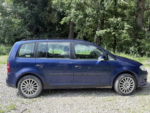 Volkswagen Touran 2007 Viļņa, ar dzinēja tilpumu 1.90 L un nobraukumu 360 tūkst. km par 1150 €, foto 5 vietnē AUTOMOTO.COM.LV