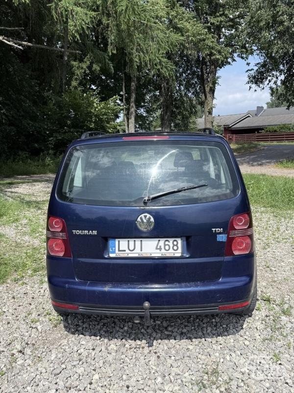 Volkswagen Touran 2007 Viļņa, ar dzinēja tilpumu 1.90 L un nobraukumu 360 tūkst. km par 1150 €, foto 6 vietnē AUTOMOTO.COM.LV