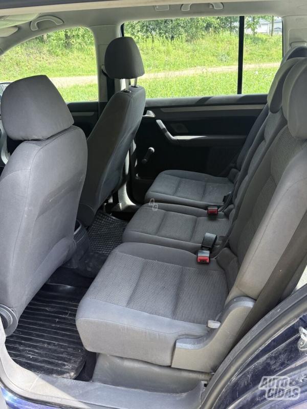 Volkswagen Touran 2007 Viļņa, ar dzinēja tilpumu 1.90 L un nobraukumu 360 tūkst. km par 1150 €, foto 8 vietnē AUTOMOTO.COM.LV