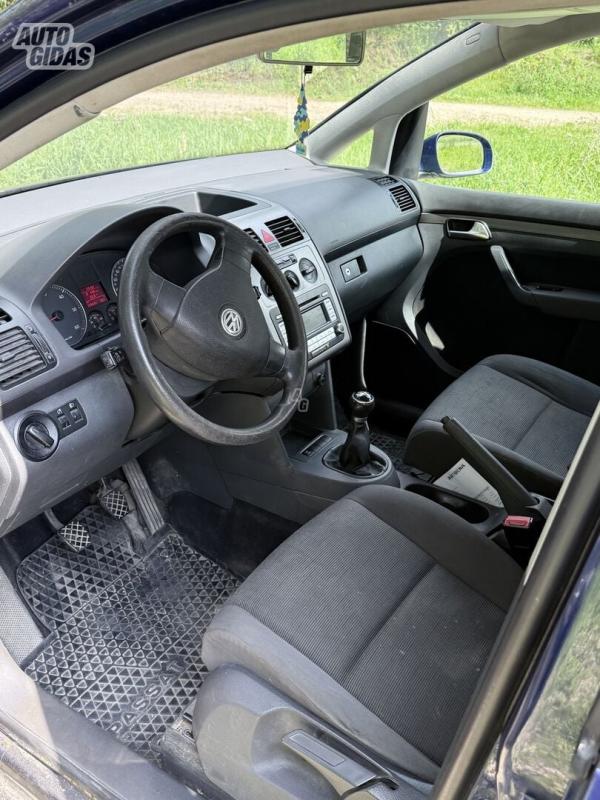 Volkswagen Touran 2007 Viļņa, ar dzinēja tilpumu 1.90 L un nobraukumu 360 tūkst. km par 1150 €, foto 9 vietnē AUTOMOTO.COM.LV