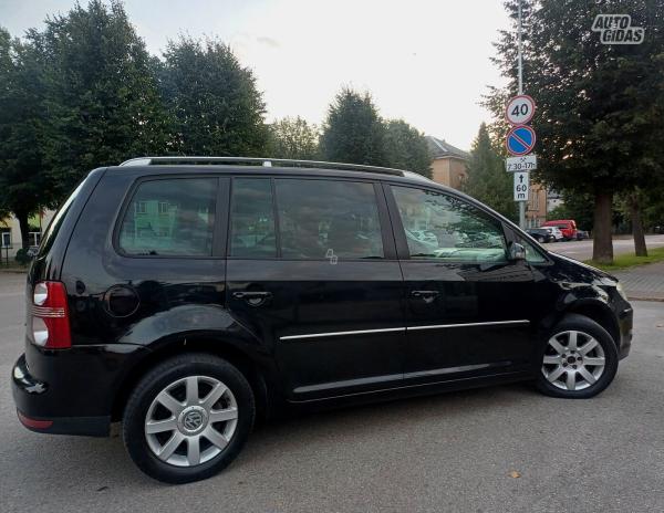 Volkswagen Touran 2007 Kauņa, ar dzinēja tilpumu 2.00 L un nobraukumu 322 tūkst. km par 3250 €, foto 6 vietnē AUTOMOTO.COM.LV
