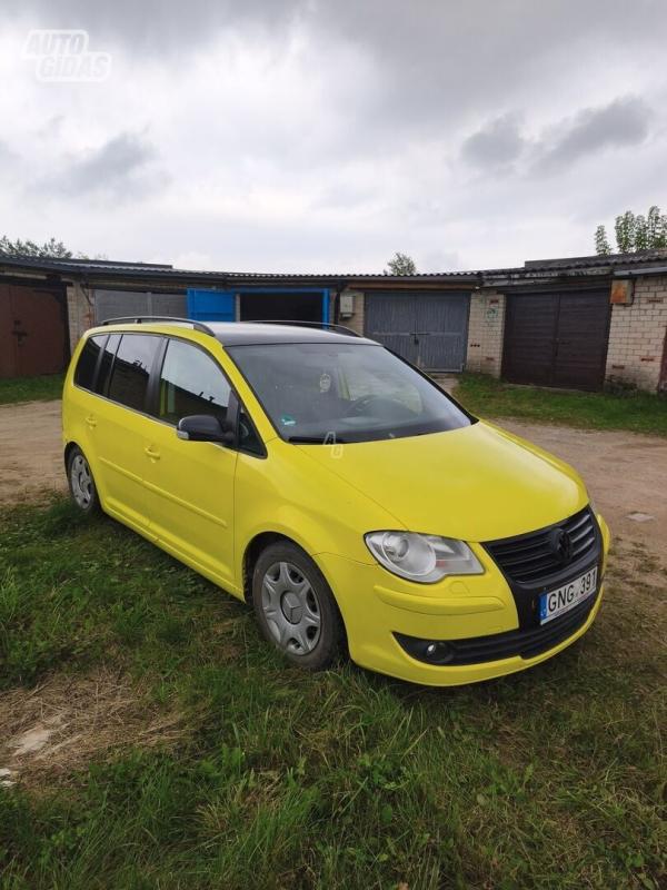 Volkswagen Touran 2007 in Moletai, with an engine capacity of 1.90 L and mileage of 490 thousand km for 1100 €, photo 6 on AUTOMOTO.COM.LV
