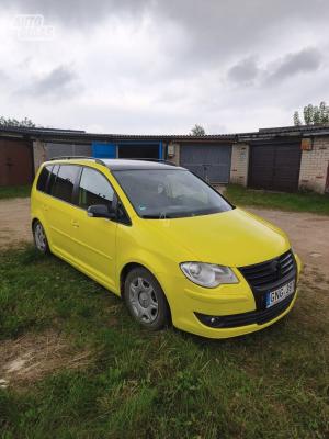 Volkswagen Touran 2007 in Moletai, with an engine capacity of 1.90 L and mileage of 490 thousand km for 1100 €, photo 6 on AUTOMOTO.COM.LV