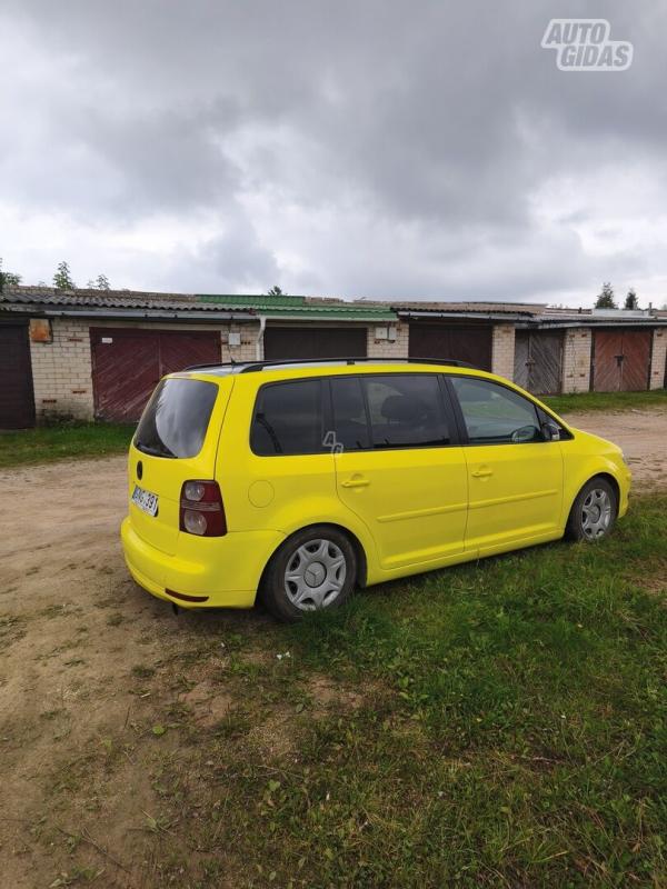 Volkswagen Touran 2007 in Moletai, with an engine capacity of 1.90 L and mileage of 490 thousand km for 1100 €, photo 7 on AUTOMOTO.COM.LV