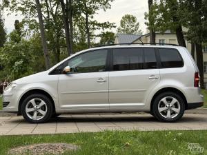 Volkswagen Touran 2007 Kauņa, ar dzinēja tilpumu 2.00 L un nobraukumu 305 tūkst. km par 2299 €, foto  vietnē AUTOMOTO.COM.LV