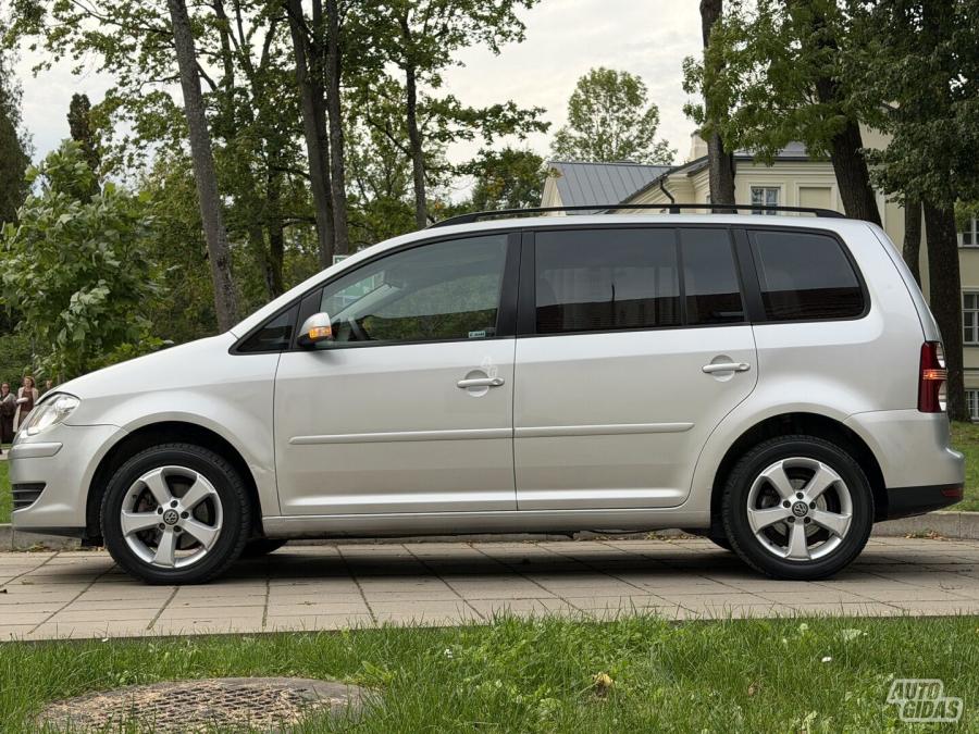 Volkswagen Touran 2007 Kauņa, ar dzinēja tilpumu 2.00 L un nobraukumu 305 tūkst. km par 2299 €, foto 1 vietnē AUTOMOTO.COM.LV