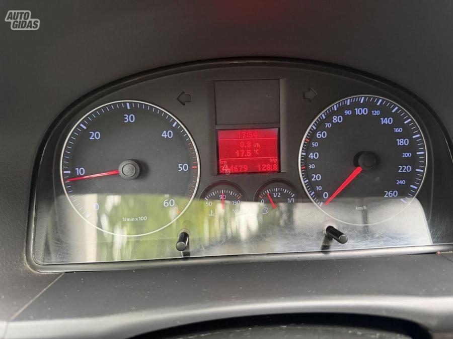 Volkswagen Touran 2007 Kauņa, ar dzinēja tilpumu 2.00 L un nobraukumu 305 tūkst. km par 2299 €, foto 18 vietnē AUTOMOTO.COM.LV