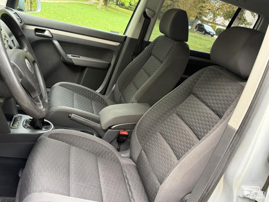 Volkswagen Touran 2007 Kauņa, ar dzinēja tilpumu 2.00 L un nobraukumu 305 tūkst. km par 2299 €, foto 21 vietnē AUTOMOTO.COM.LV