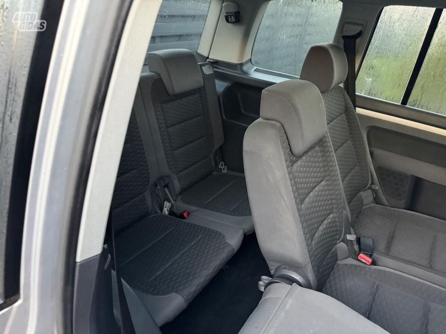 Volkswagen Touran 2007 Kauņa, ar dzinēja tilpumu 2.00 L un nobraukumu 305 tūkst. km par 2299 €, foto 22 vietnē AUTOMOTO.COM.LV