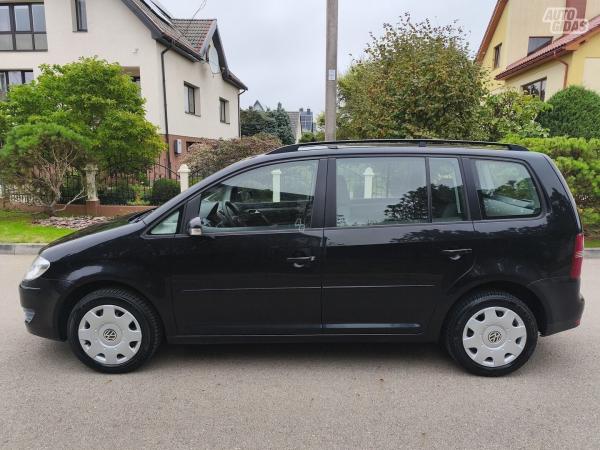 Volkswagen Touran 2007 in Mazeikiai, with an engine capacity of 2.00 L and mileage of 227 thousand km for 3200 €, photo 3 on AUTOMOTO.COM.LV