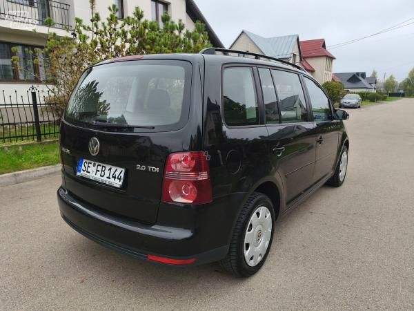 Volkswagen Touran 2007 in Mazeikiai, with an engine capacity of 2.00 L and mileage of 227 thousand km for 3200 €, photo 5 on AUTOMOTO.COM.LV