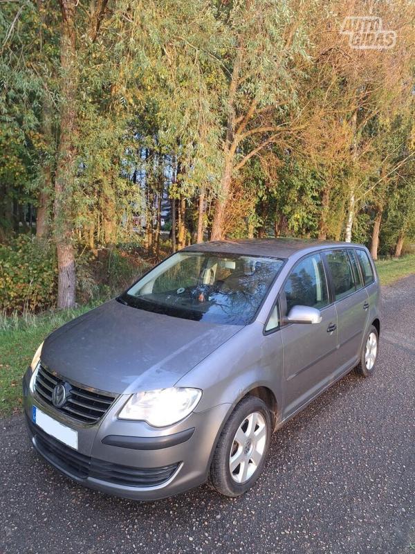 Volkswagen Touran 2007 in Vilnius, with an engine capacity of 1.90 L and mileage of 326 thousand km for 1390 €, photo 3 on AUTOMOTO.COM.LV