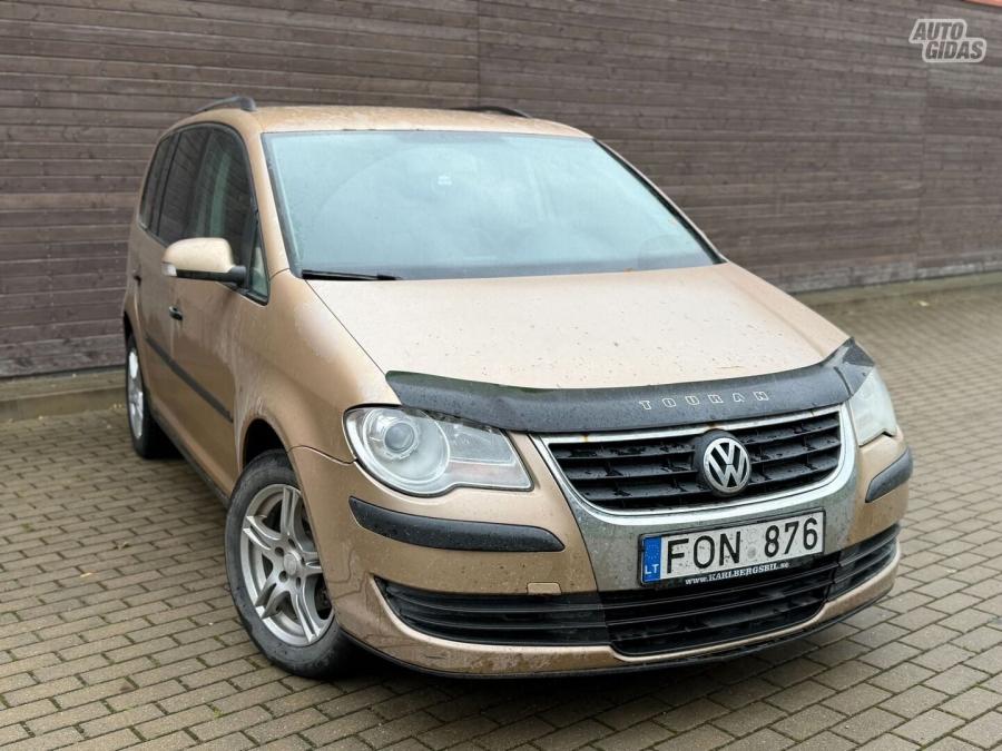 Volkswagen Touran 2007 in Kaunas, with an engine capacity of 1.90 L and mileage of 377 thousand km for 999 €, photo 3 on AUTOMOTO.COM.LV