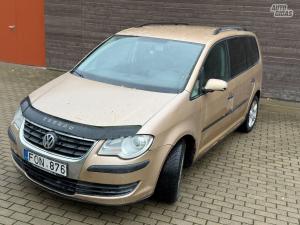 Volkswagen Touran 2007 in Kaunas, with an engine capacity of 1.90 L and mileage of 377 thousand km for 999 €, photo 4 on AUTOMOTO.COM.LV
