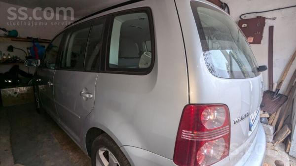 Volkswagen Touran 2008 in Riga, with an engine capacity of 1.90 L and mileage of 324 thousand km for 3200 €, photo 3 on AUTOMOTO.COM.LV