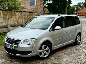 Volkswagen Touran 2008 in Jelgava, with an engine capacity of 2.00 L and mileage of 257 thousand km for 2650 €, photo 2 on AUTOMOTO.COM.LV